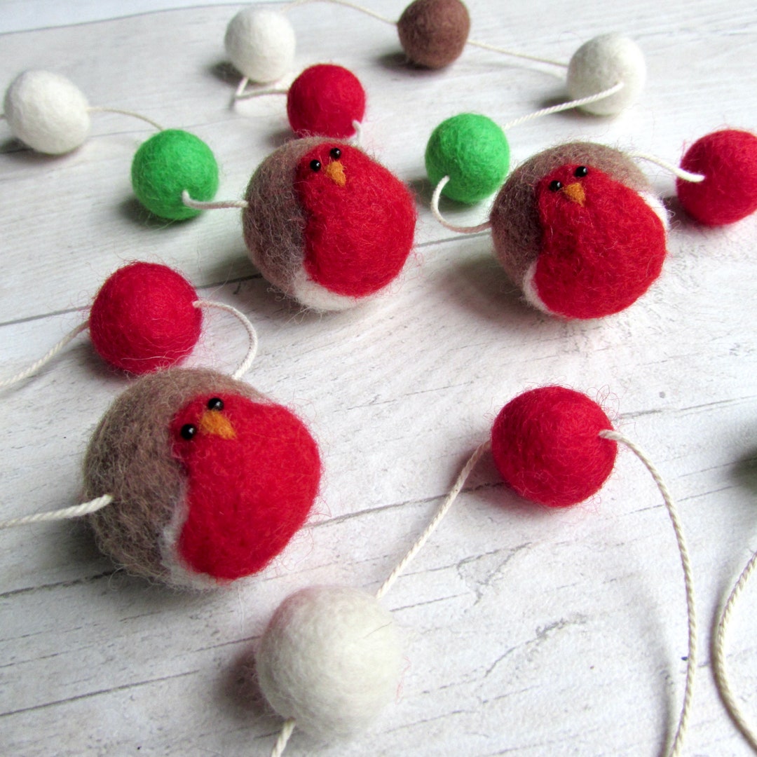Christmas Robin Pom Pom Garland. Wool Felt Bunting & Holiday Decor Xmas ...