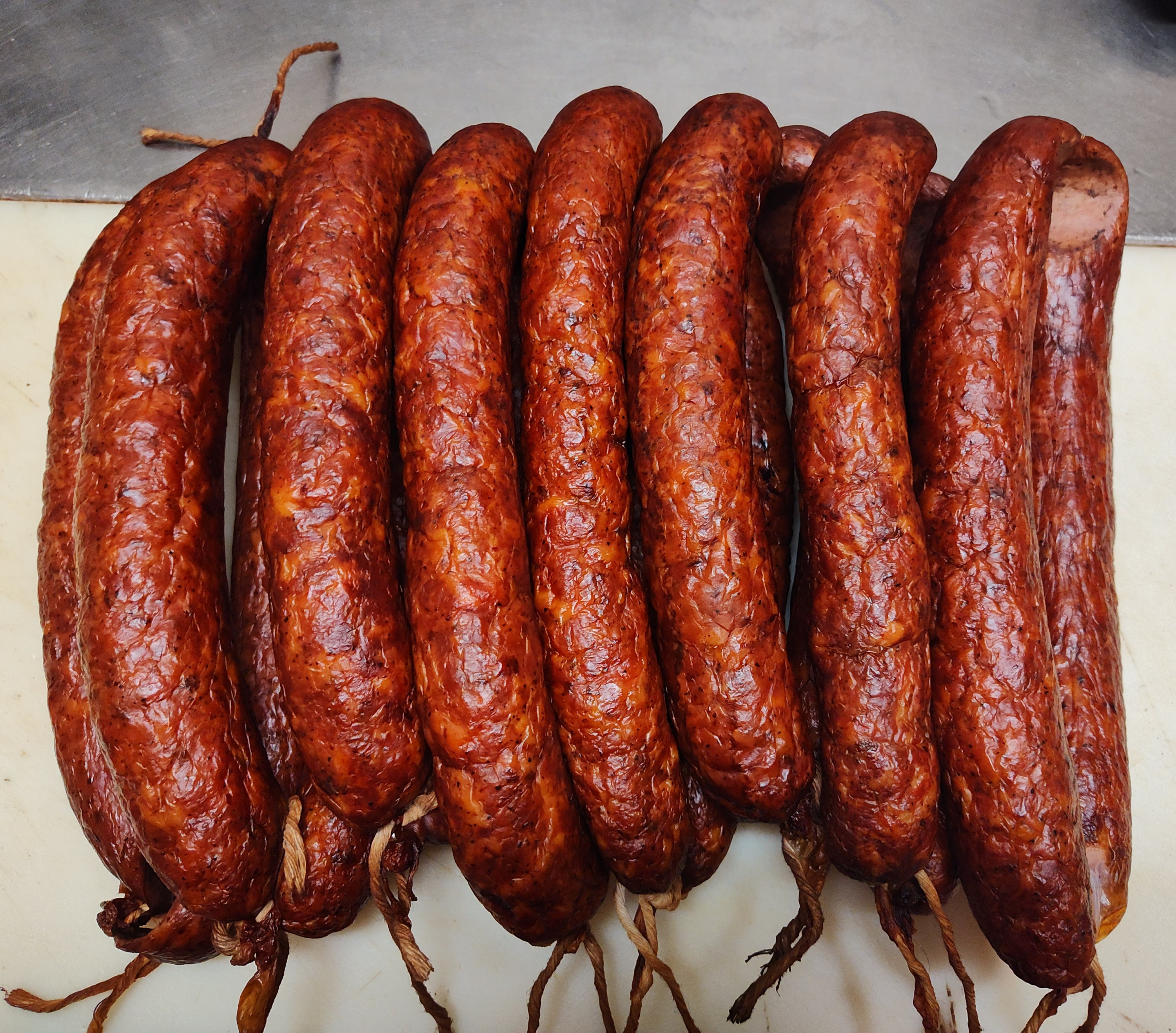 Cual Es La Diferencia Entre Mocosos Y Kielbasa