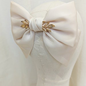 Cream Satin Bridal Hair Bow, Gift for Bridesmaids, Hen Party Bow ...
