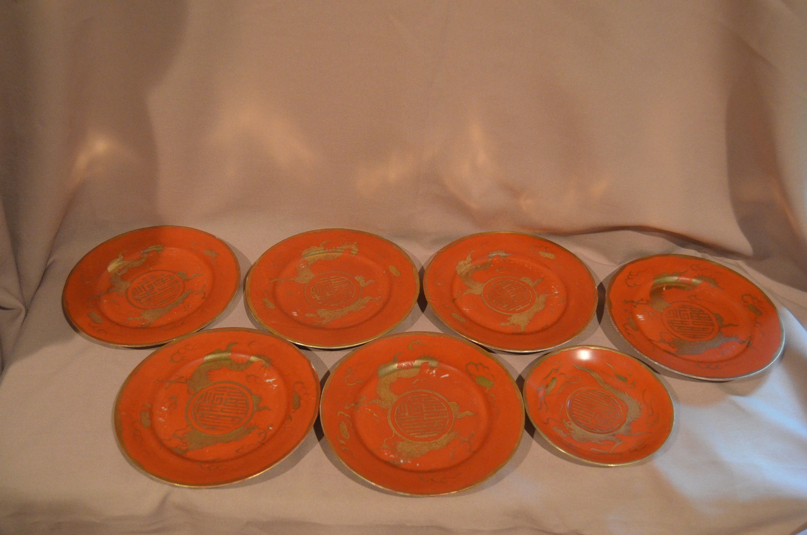 Vintage Red Enamel Porcelain Set of 6 Plates and 1 Saucer, Gold Painted ...