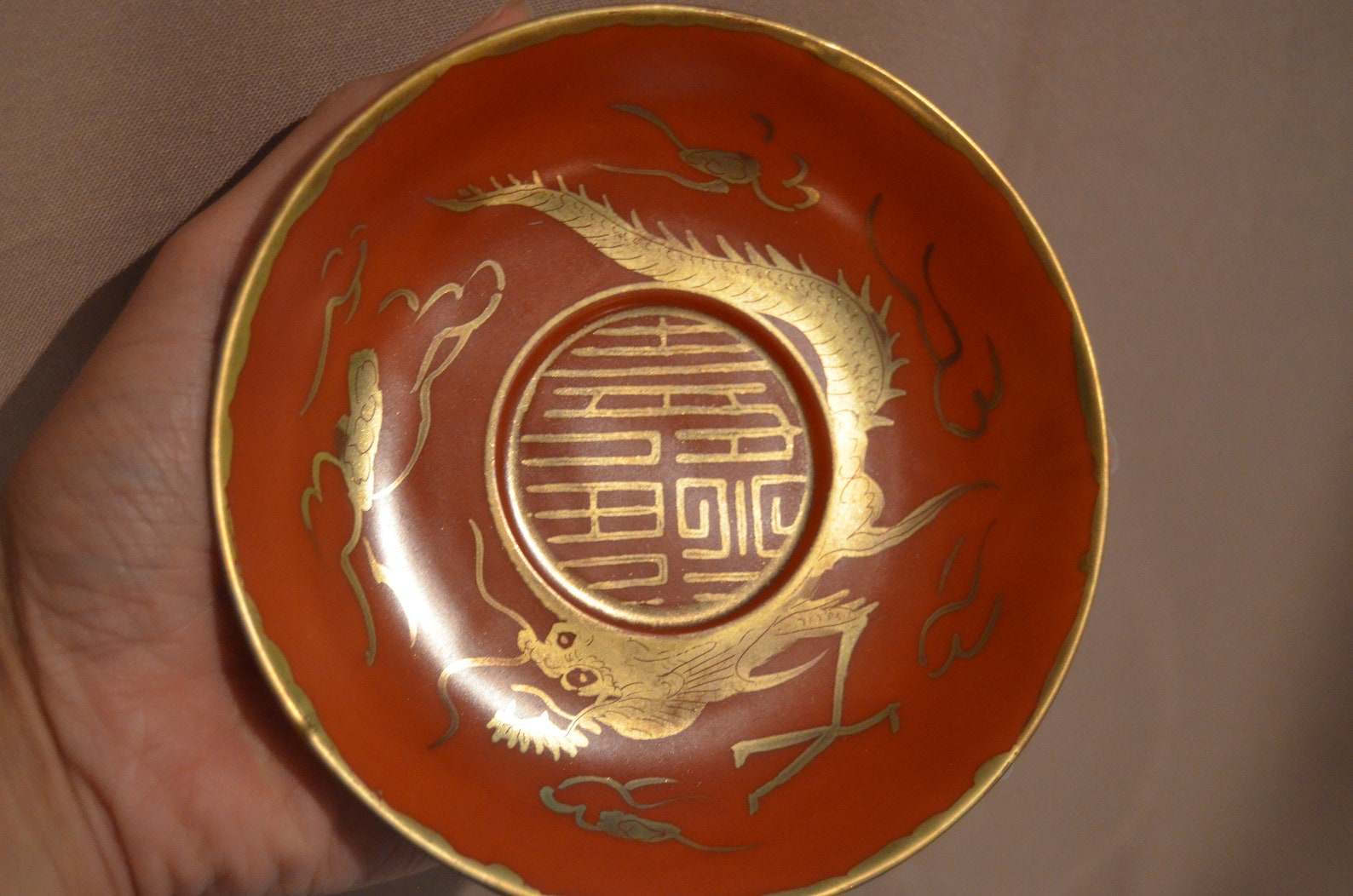 Vintage Red Enamel Porcelain Set of 6 Plates and 1 Saucer, Gold Painted ...