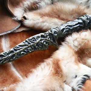 The Elder Scrolls Skyrim Nettlebane Dagger. Skyrim Weathered Cosplay ...