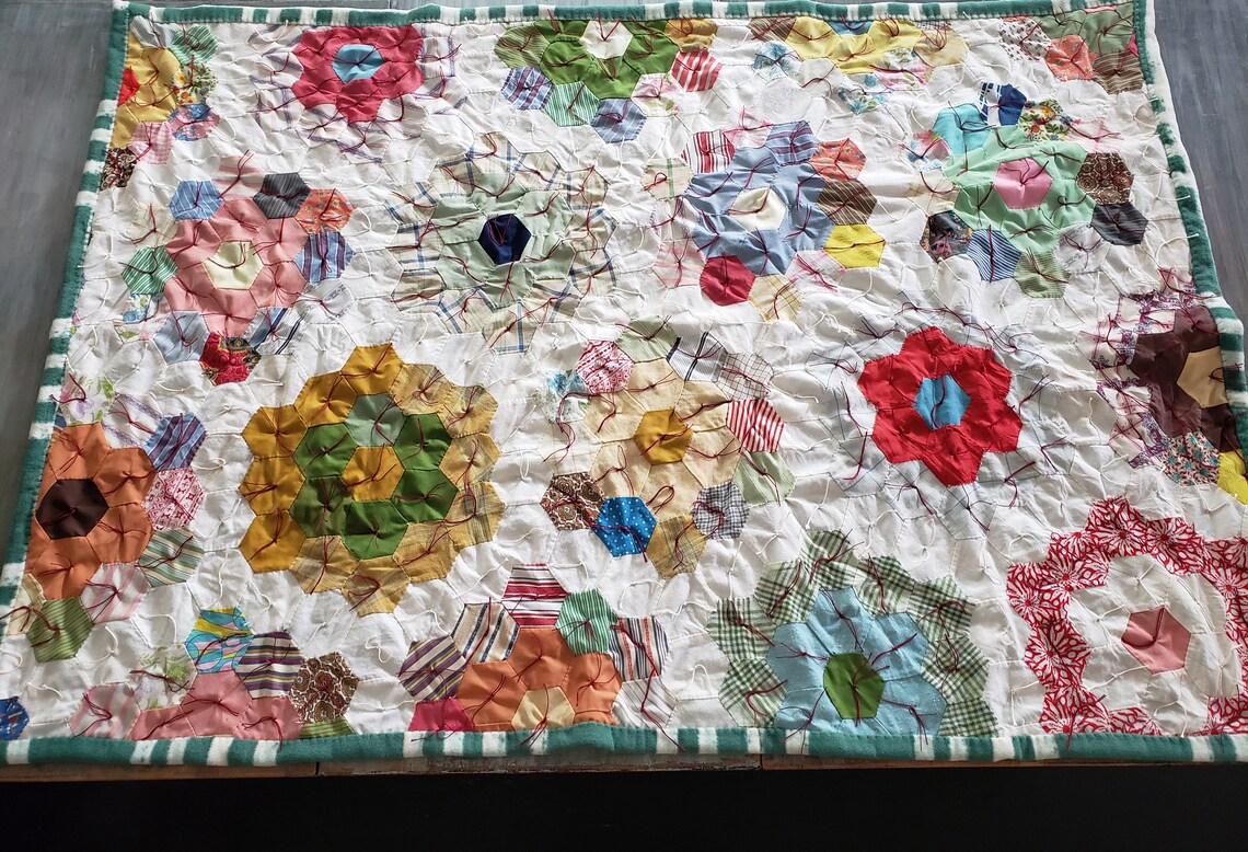 Quilt_handmade_grandmother's Flower Garden Pattern (30-175) - Etsy