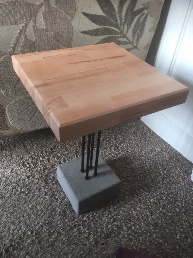 Handmade Beech Side Table with upcycled Legs & concrete base - Etsy.de