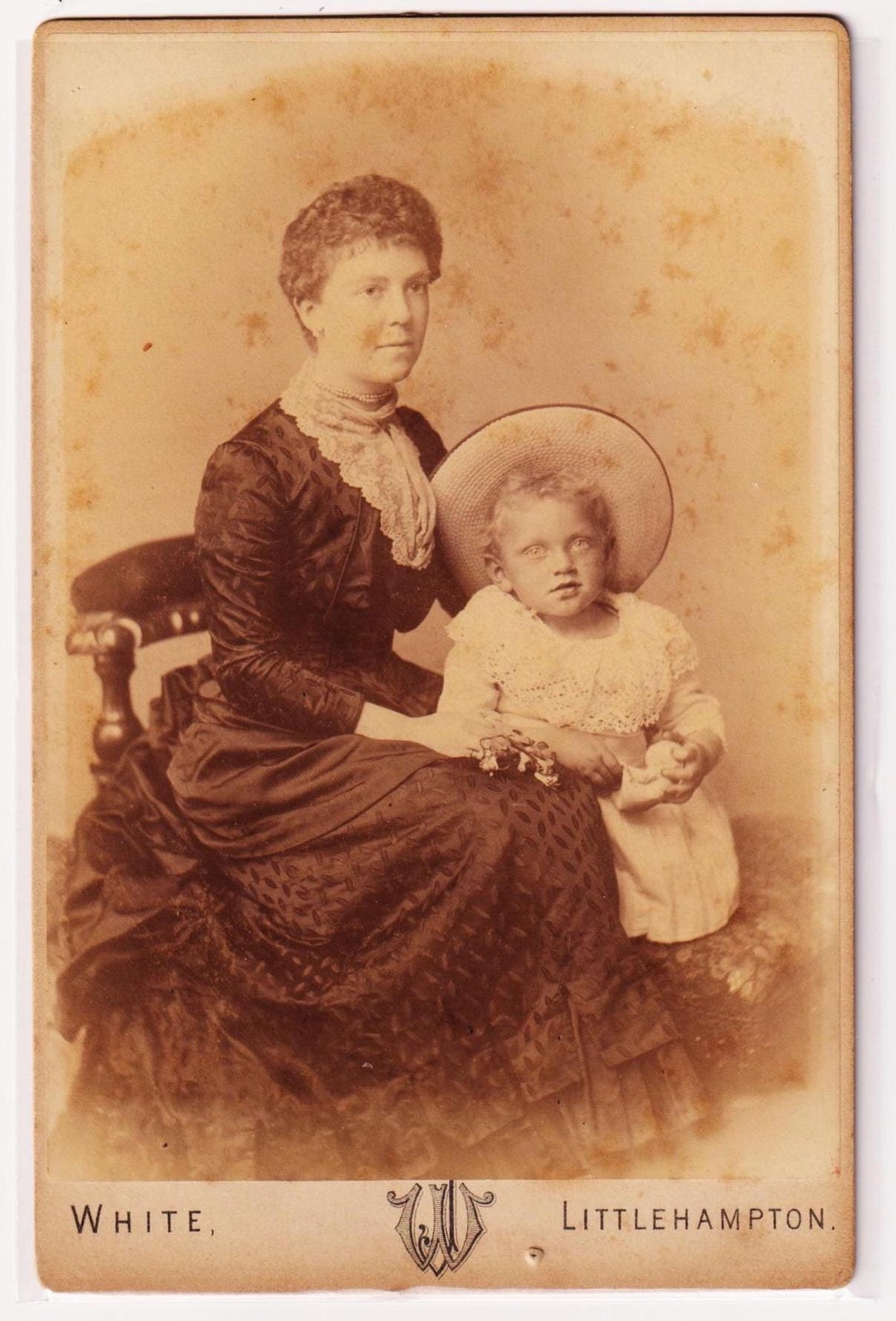 British Victorian Mother and Child Studio Portrait: 1890s Fashion ...