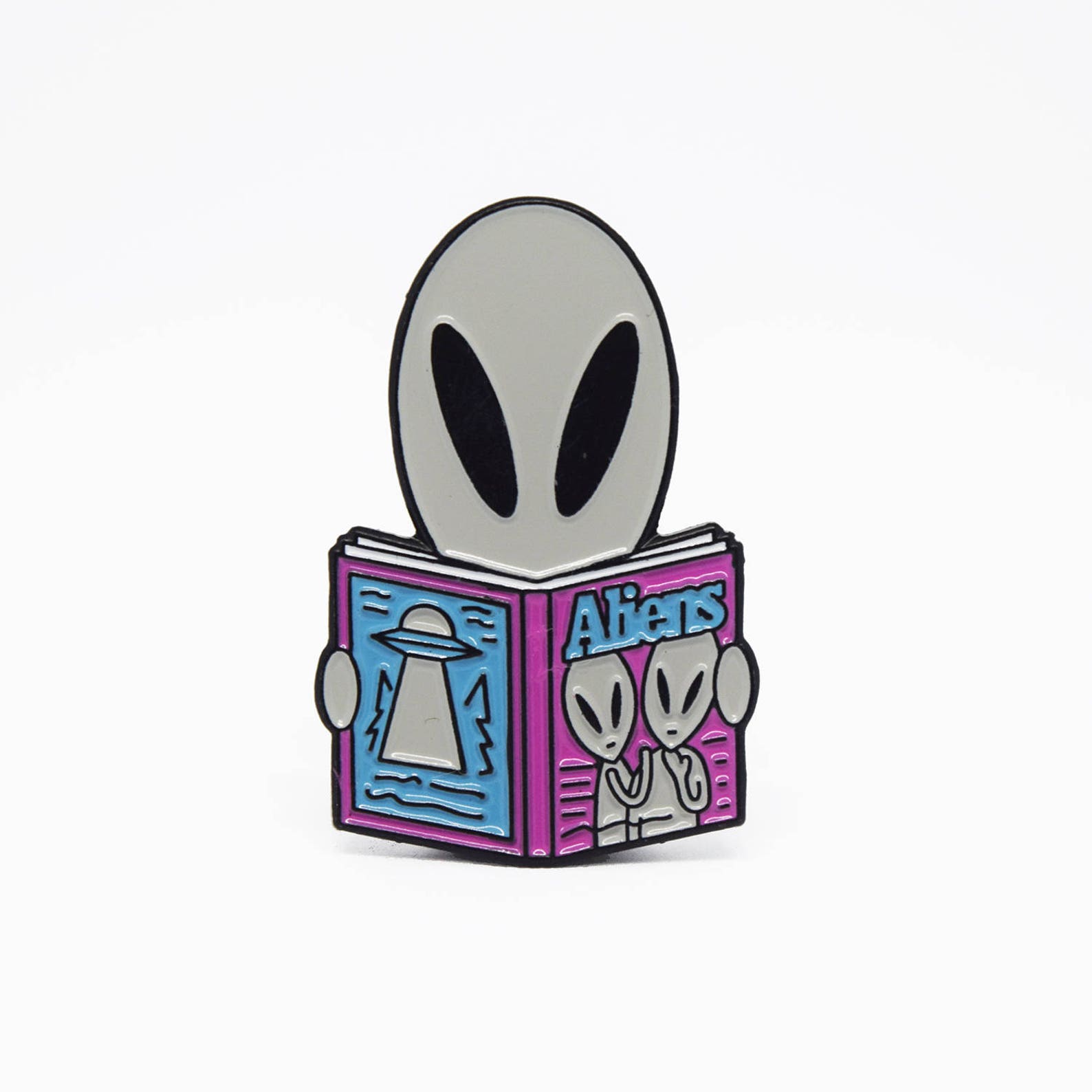 Aliens Magazine Enamel Pin Badge | Etsy