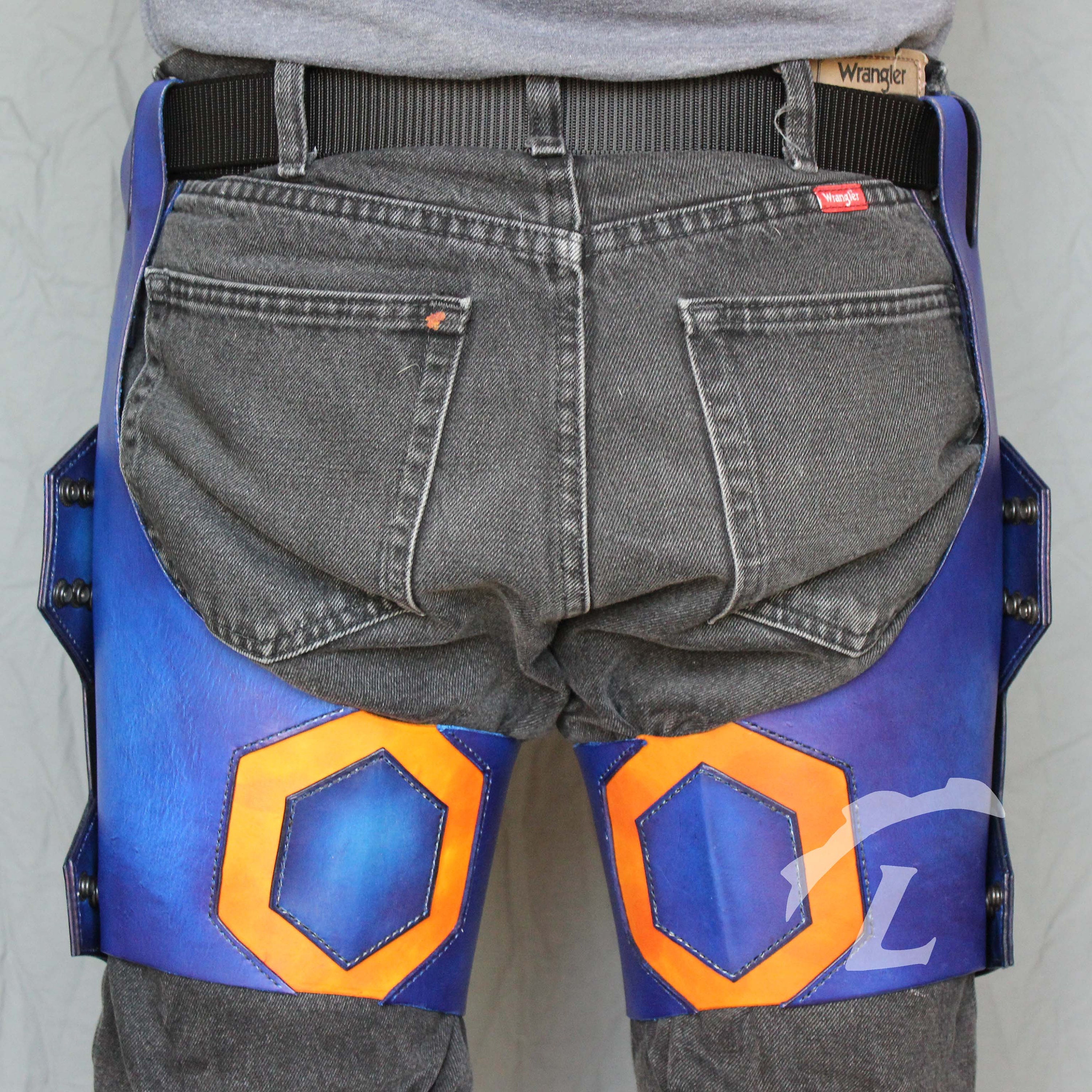 Leather Leg Armor Pattern: Cyberpunk Cuisse Cosplay (PDF Pattern) - Etsy