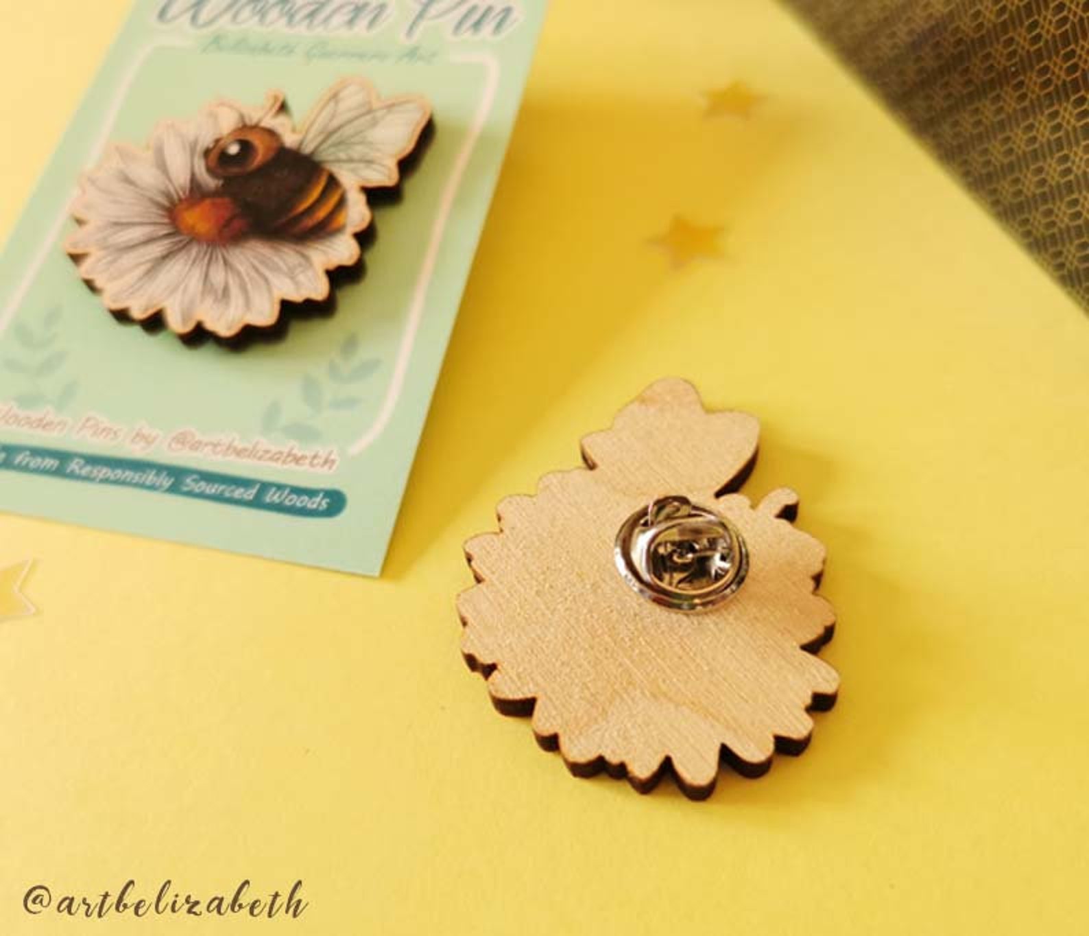Wooden Bee and Daisy Pin – Eco Friendly Birch Plywood Badge - Etsy