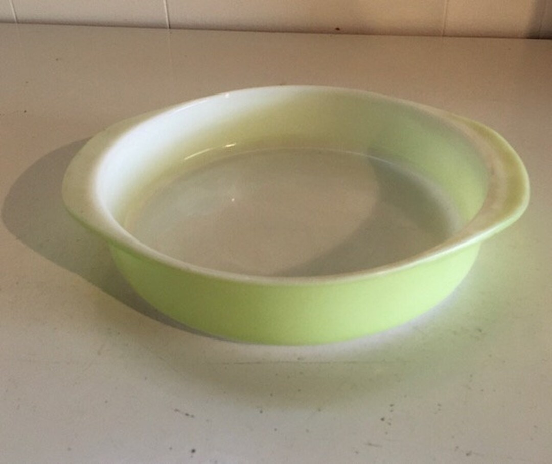 Vintage PYREX-- Lime Green - 221 - 8" Round Cake Dish - Etsy