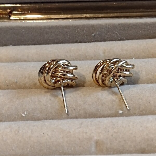 Love Knot Earring - Etsy