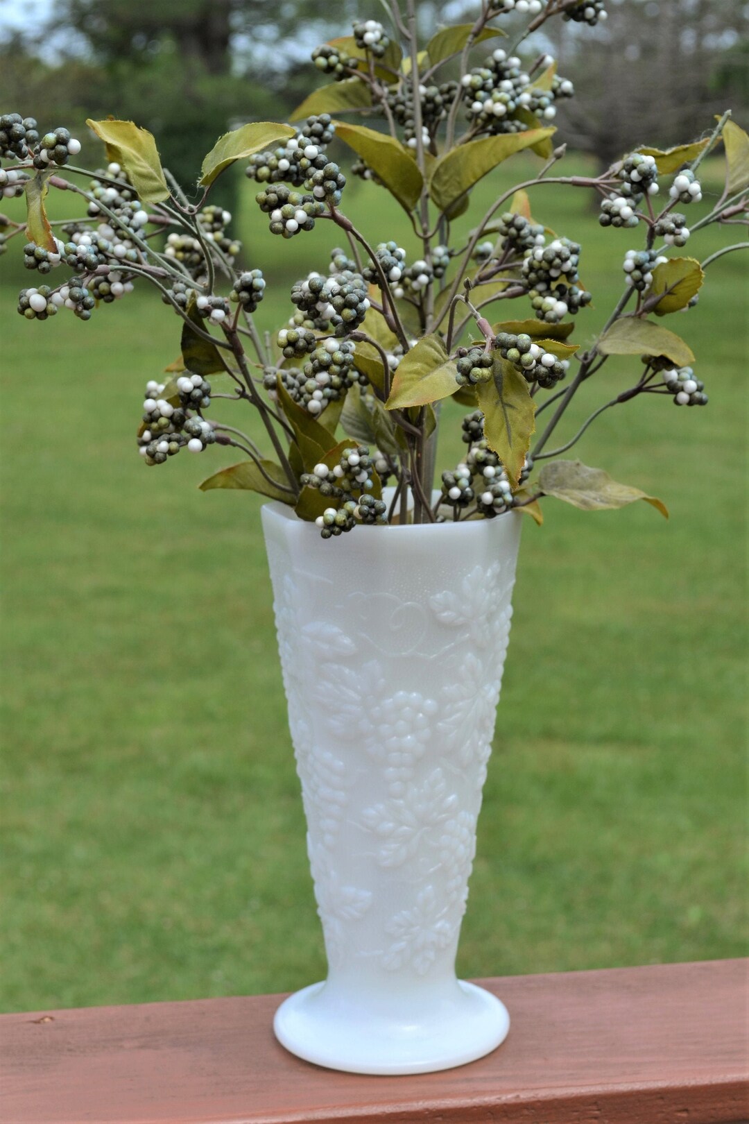 Milk Glass Harvest Grape Vine Pattern Octagonal Vase - Etsy