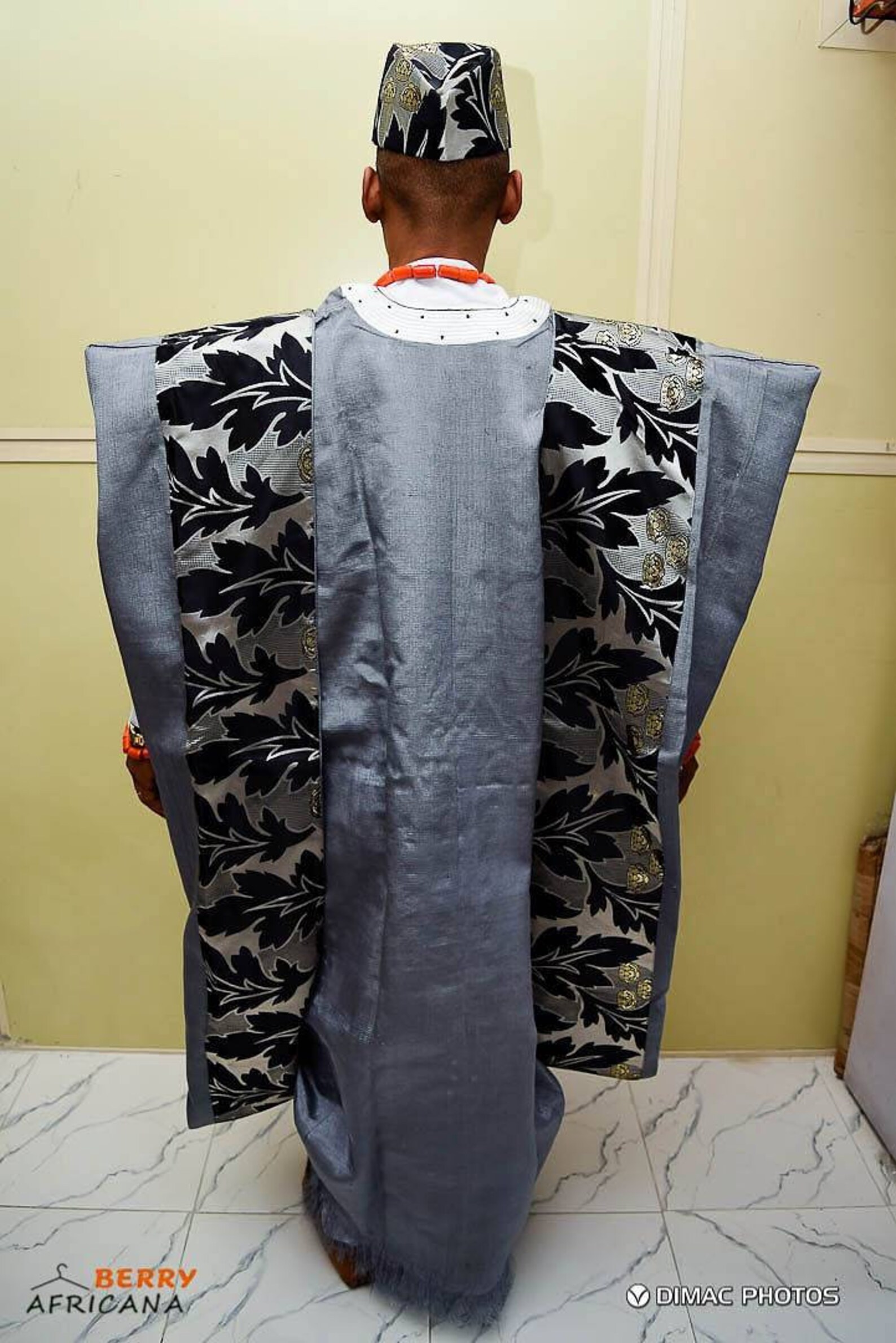 The Royal Grey Aso-oke Agbada With Damask Edges by Berry - Etsy