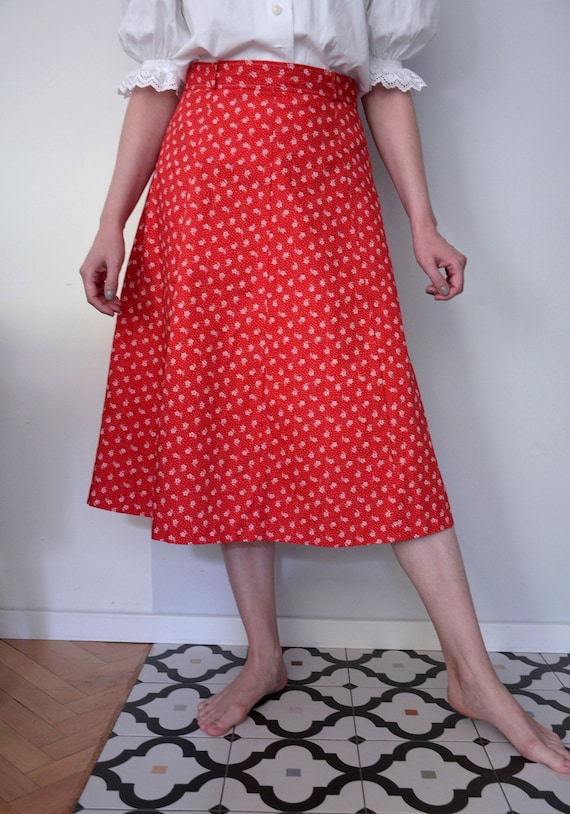 1970s red and white floral pattern skirt, Flower prin… - Gem