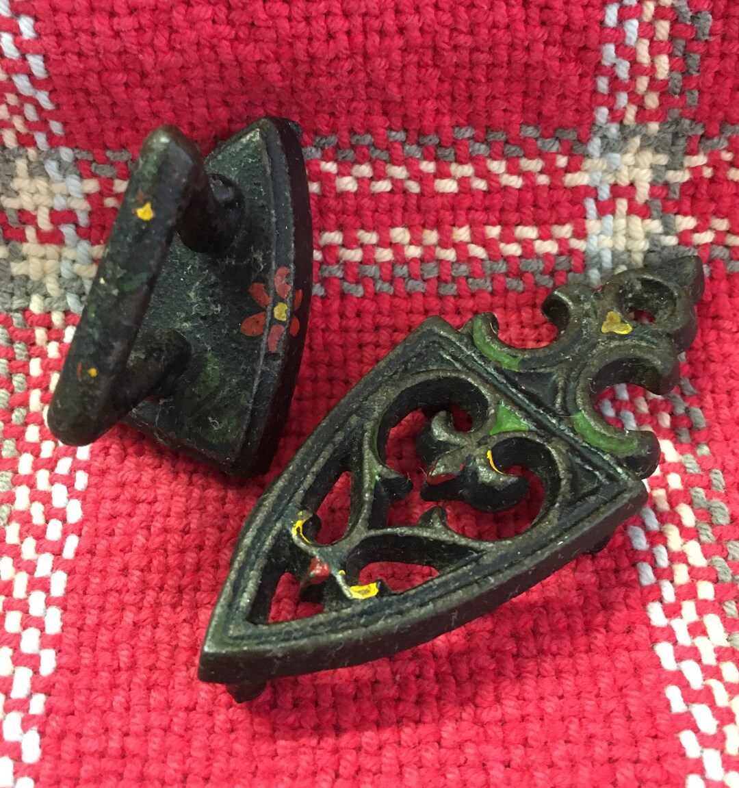 Vintage Mini Cast Iron and Trivet and Iron - Etsy