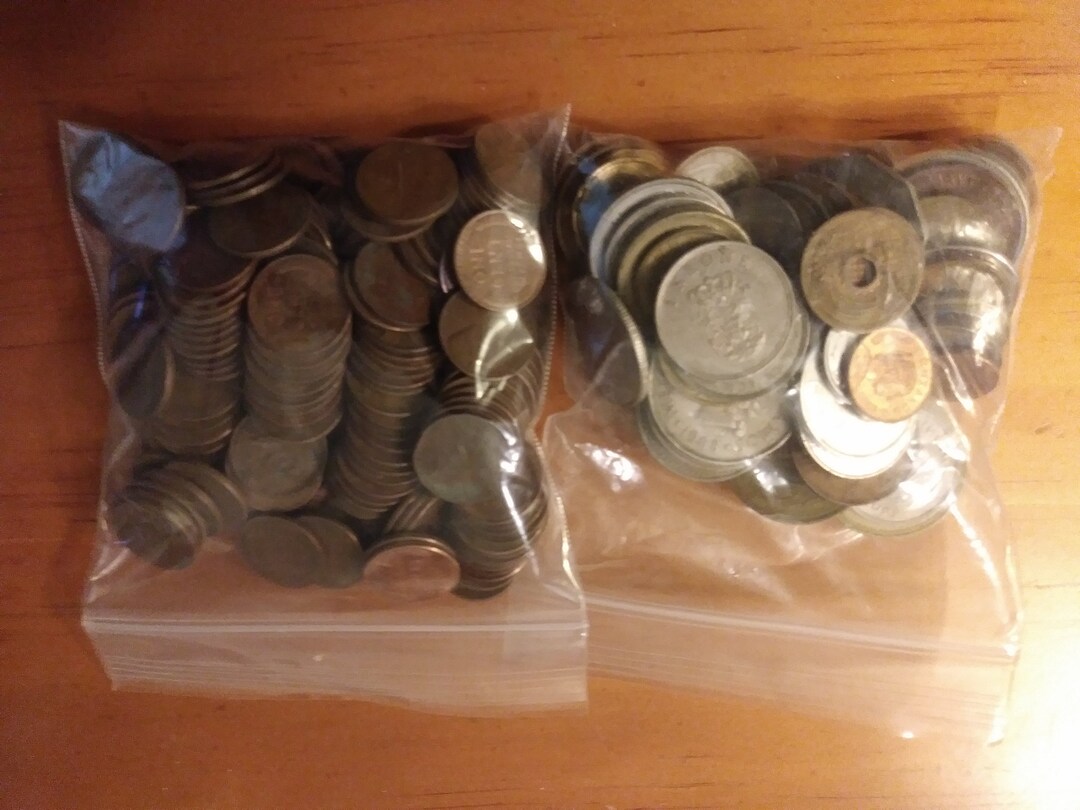 Full Pound of Mixed Wheat Pennies Along With a Full Pound of Foreign ...