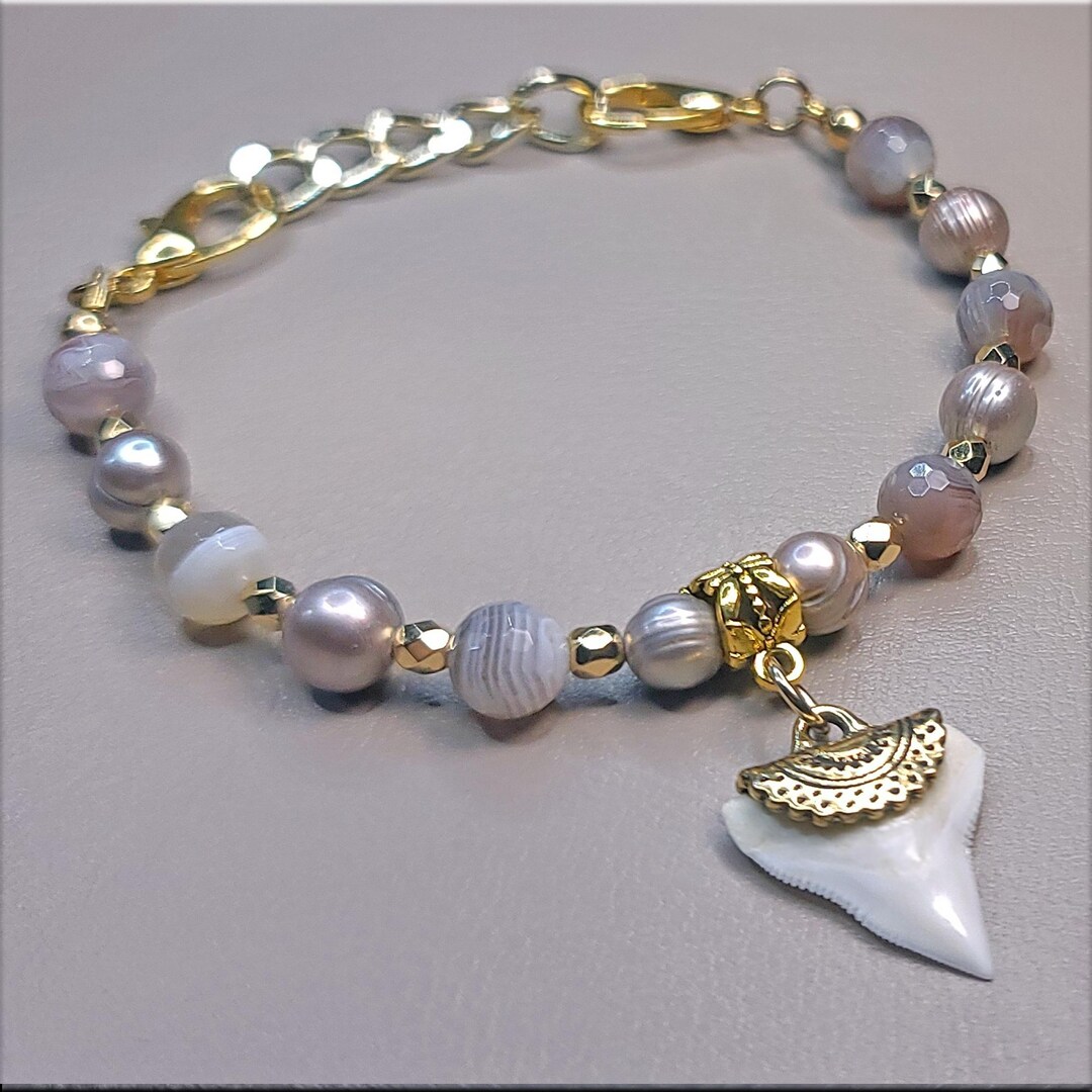 Botswana Agate & Pearl Bull Shark Tooth Bracelet - Etsy