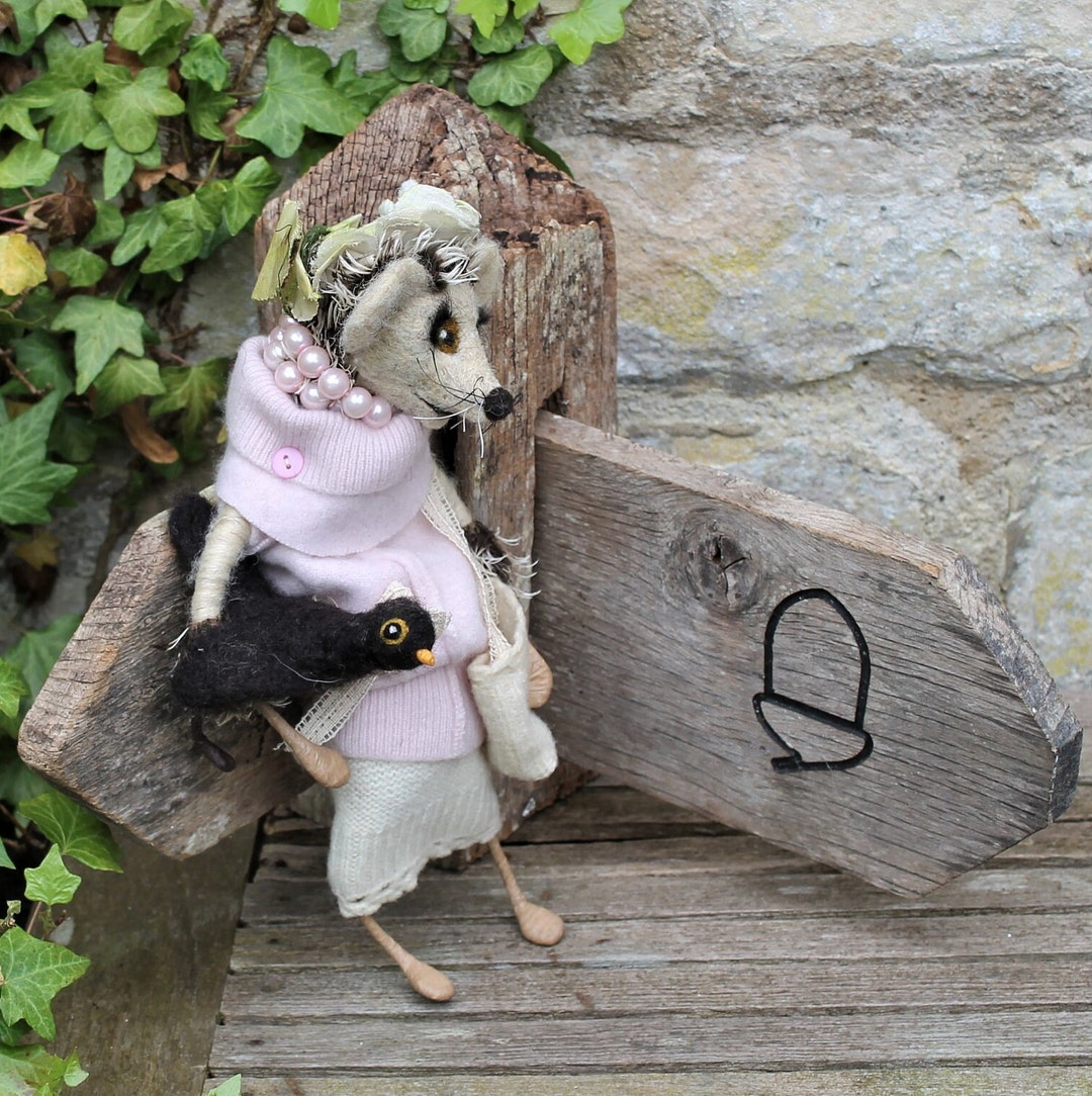 Handmade NEEDLEFELT HEDGEHOG Doll and Felt Blackbird/primitive Folk Art ...