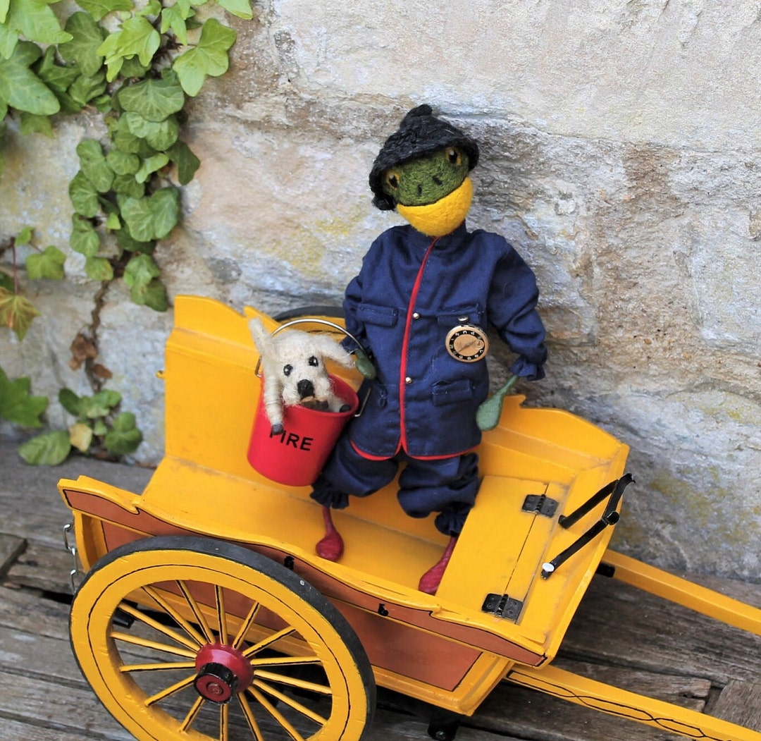 Poseable FROG ARTIST DOLL and Needle Felted Miniature Dog/vintage Dolls ...