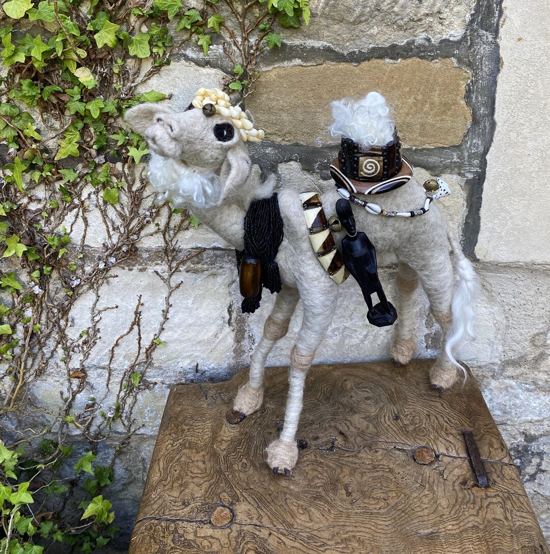 18" Tall Huge NEEDLEFELT CAMEL Sculpture/curious Creatures ...
