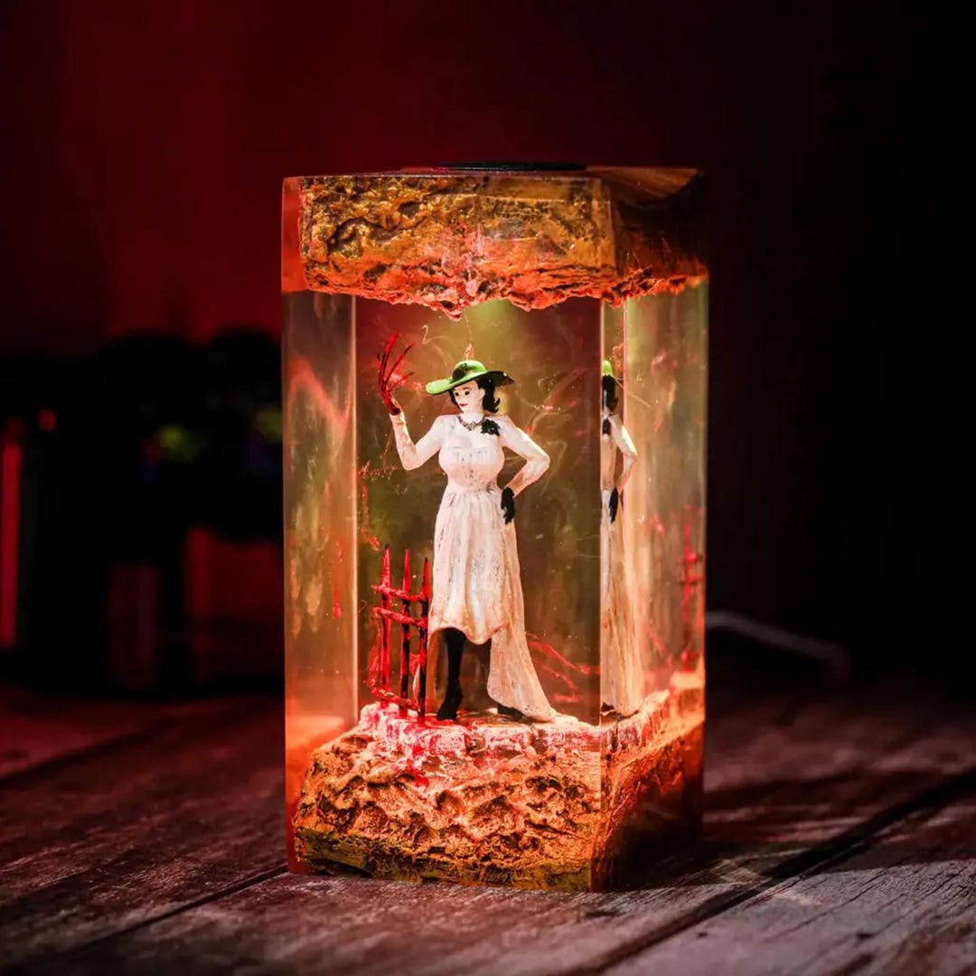 Lady Dimitrescu Resin Lamp – Resident Evil Diorama Light – Handmade ...