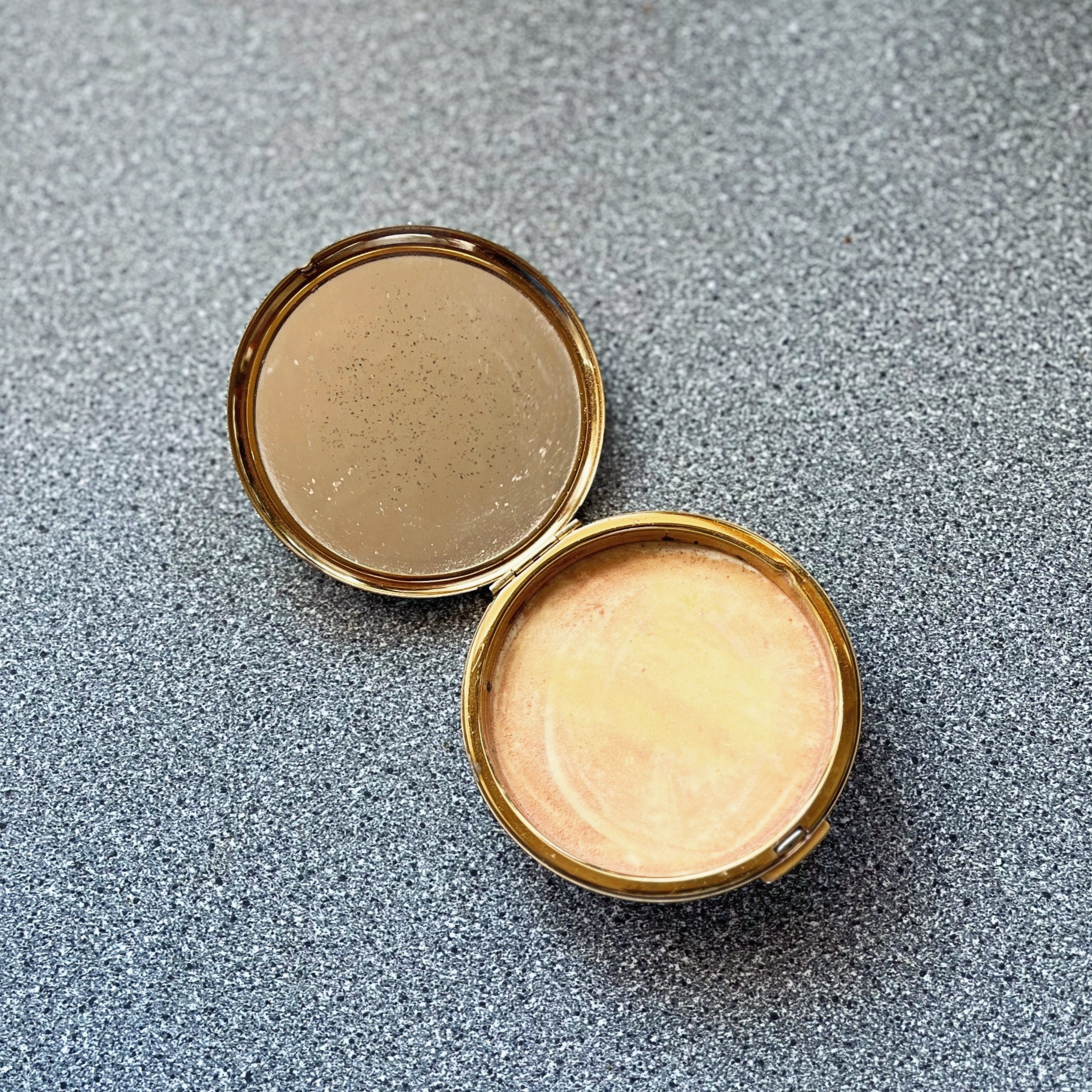 1950s Stratton Gold Tone Powder Compact - Etsy