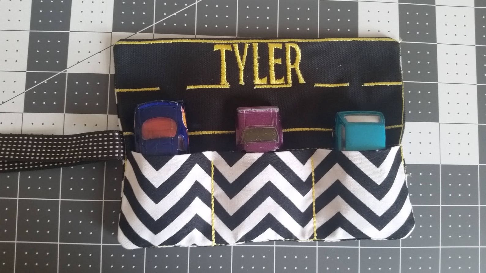 In the Hoop Toy Car Roll Pouch Machine Embroidery File 5x7 | Etsy