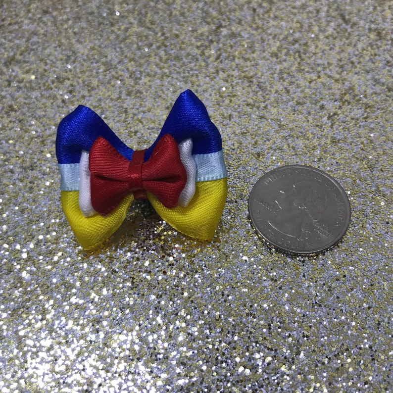 Snow White Inspired Disney Princess Bow Pin - Etsy