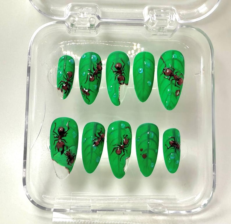 Busy Leaf Cutter Ants! Press-on Nails - Etsy