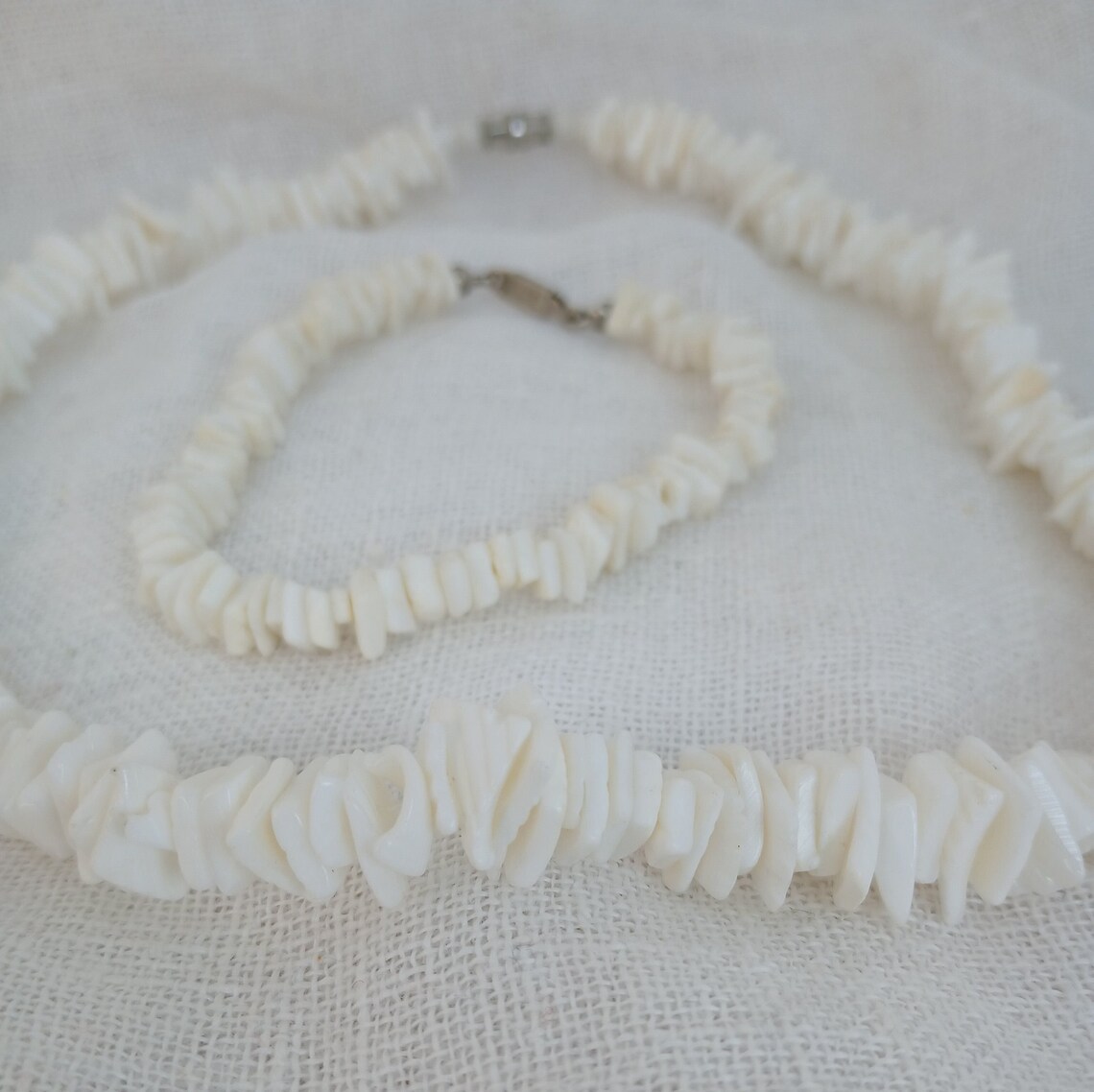 Vintage C1970s Chunky Puka Shell Necklace and Bracelet Set - Etsy