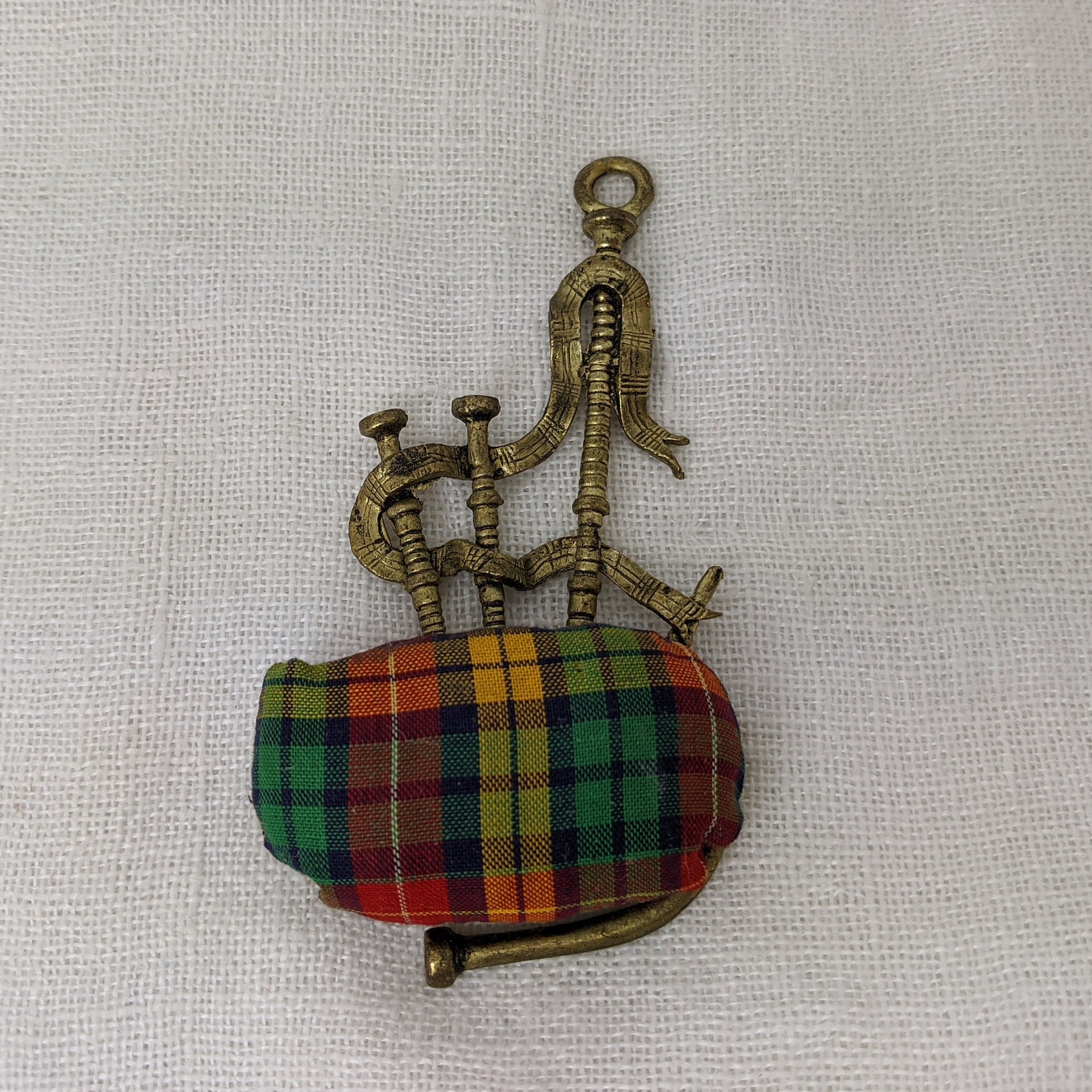Pins & Needles Vintage Scottish Bagpipes Pincushion Sewing & Fiber etna ...