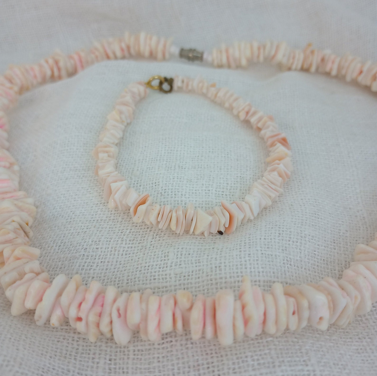 Vintage C1970s Chunky Puka Shell Necklace and Bracelet Set - Etsy