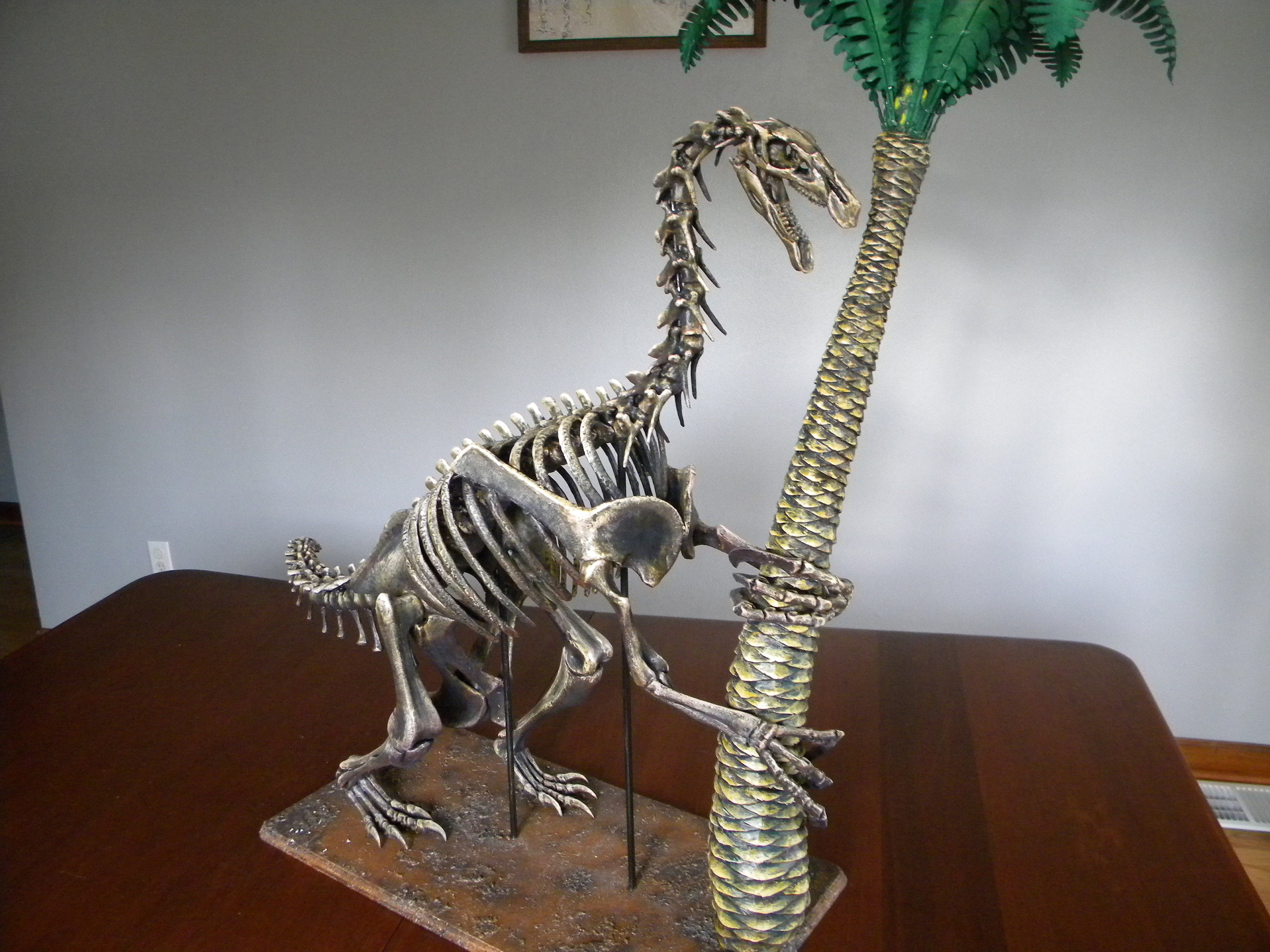 Therizinosaurus Skull