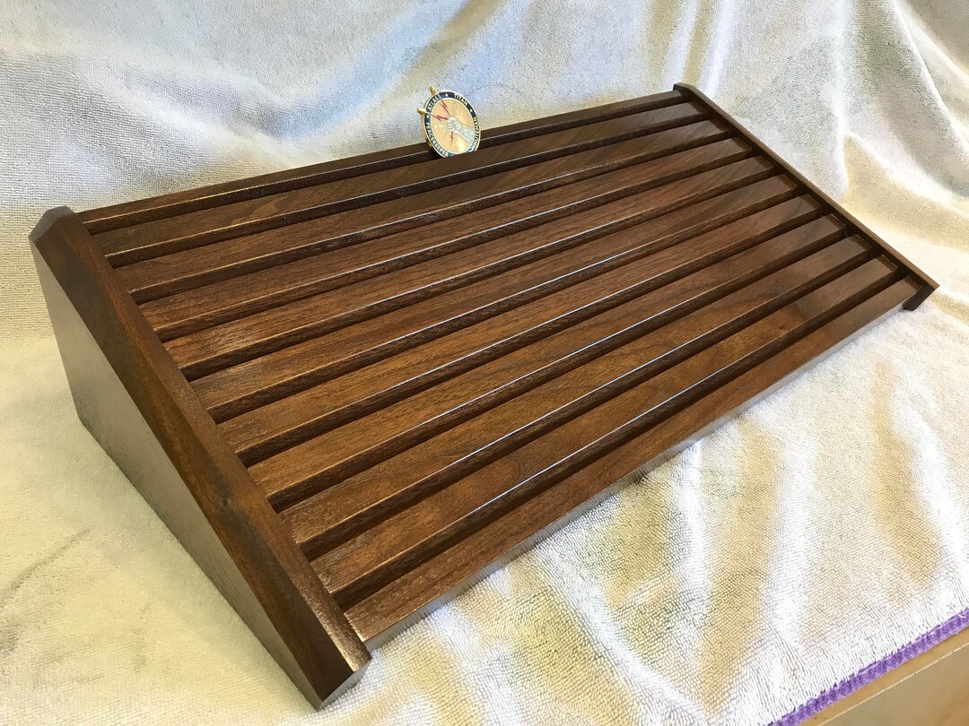 100 Coin Walnut Challenge Coin Display Rack - Etsy