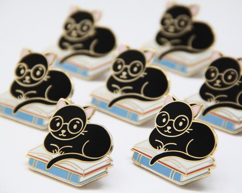 Black Cat & Books Enamel Pin - Etsy UK