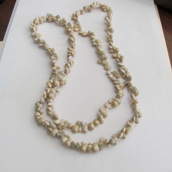 Vintage Pikaki Shell Lei, Single Strand Mongo Shells… - Gem