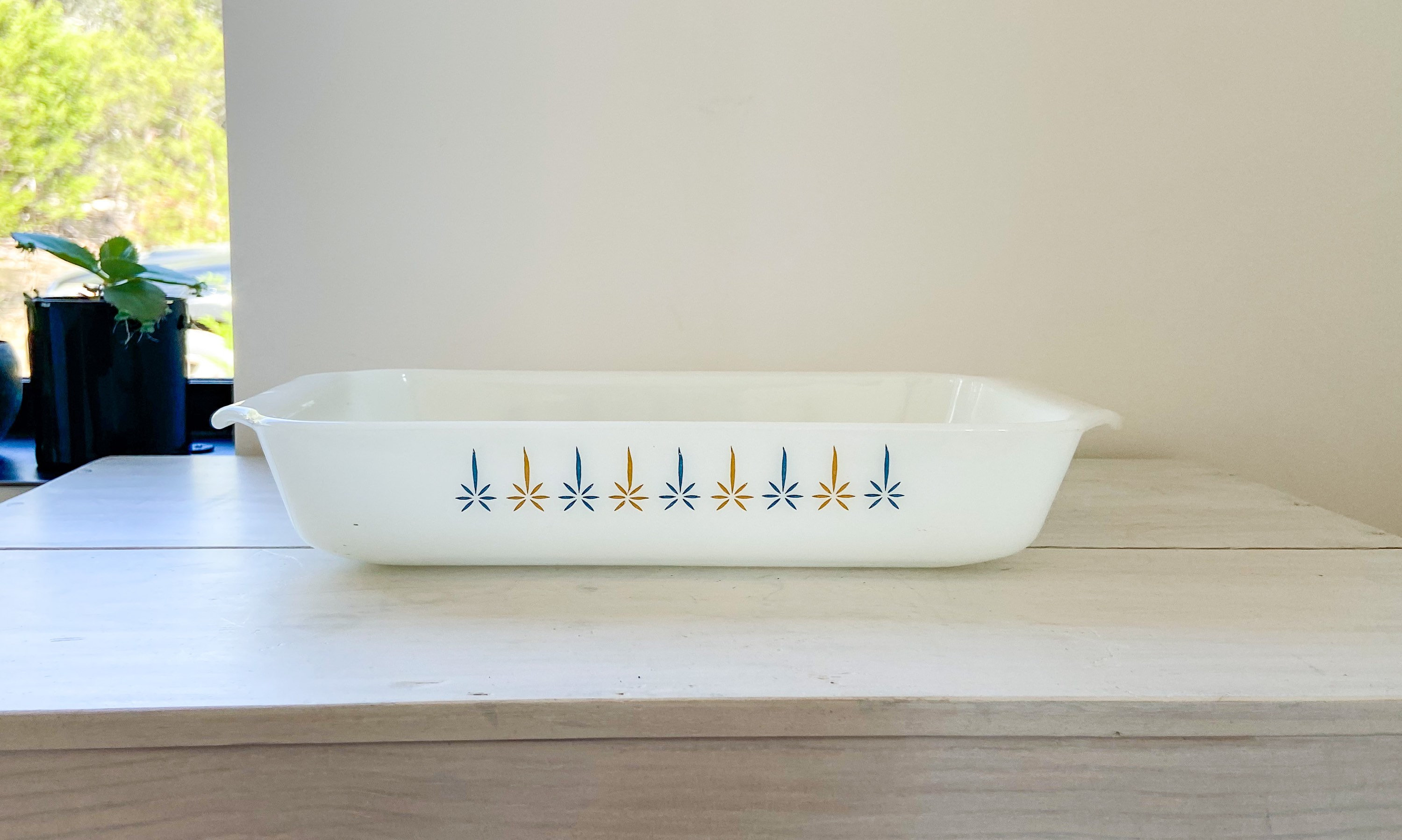 Vintage Fire King Anchor Hocking, Vintage Bakeware, Candle Glow Pattern ...