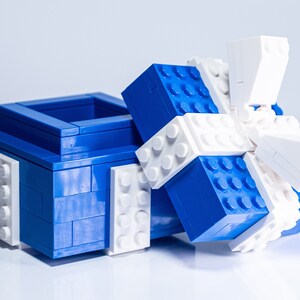 Blue Gift Box (it Opens!) Brick Kit - Bricks and Full Color ...
