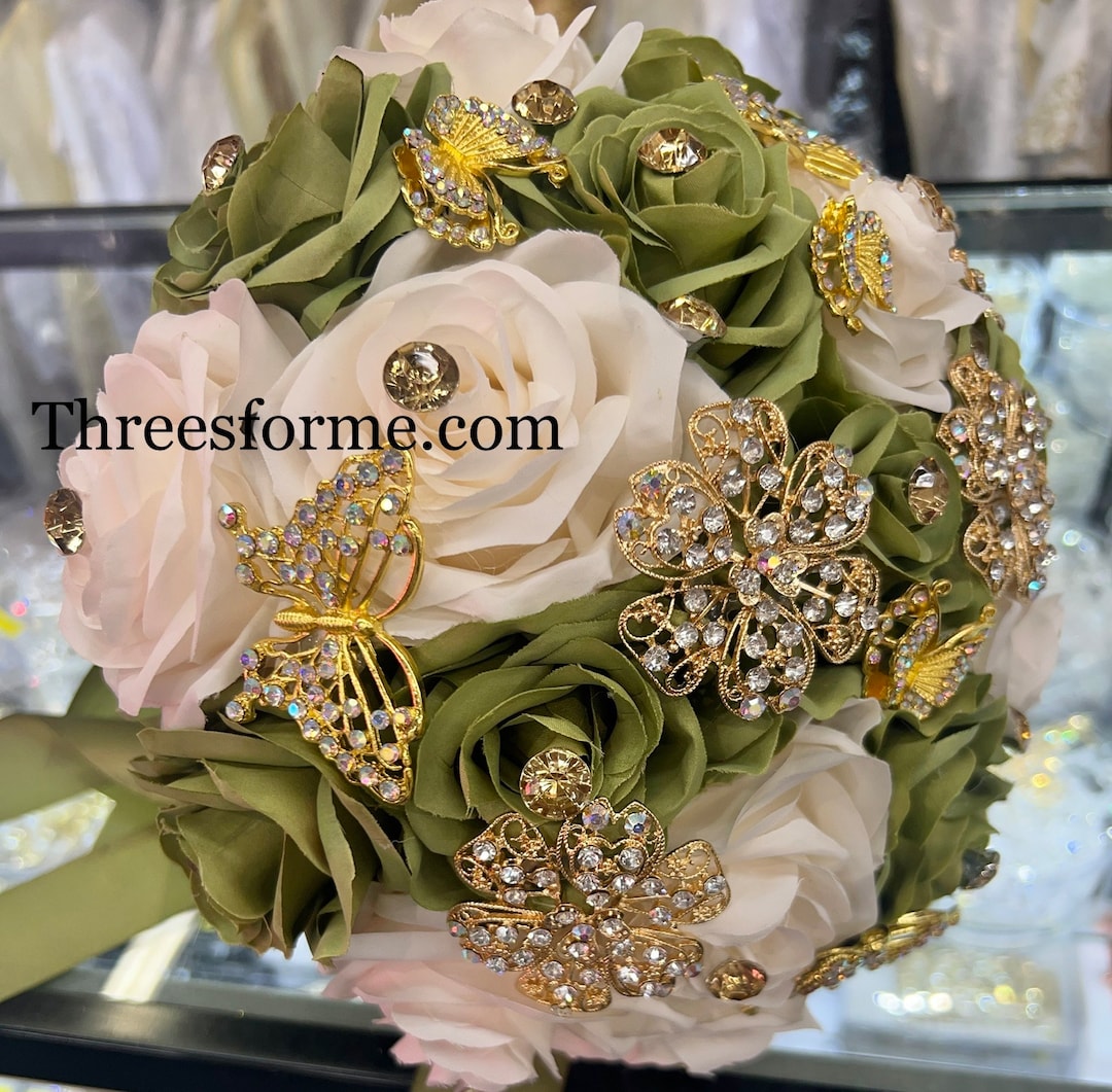 Butterfly’s Quinceañera Ramo En Color Sage Green Con Ivory Sweet 15 ...