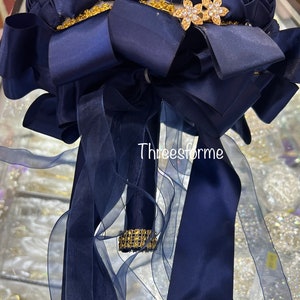 Navy Blue With Gold Quinceañera Ramo En Color Ivory Sweet 15 Bouquet ...
