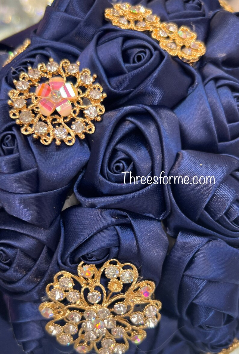 Navy Blue With Gold Quinceañera Ramo En Color Ivory Sweet 15 - Etsy