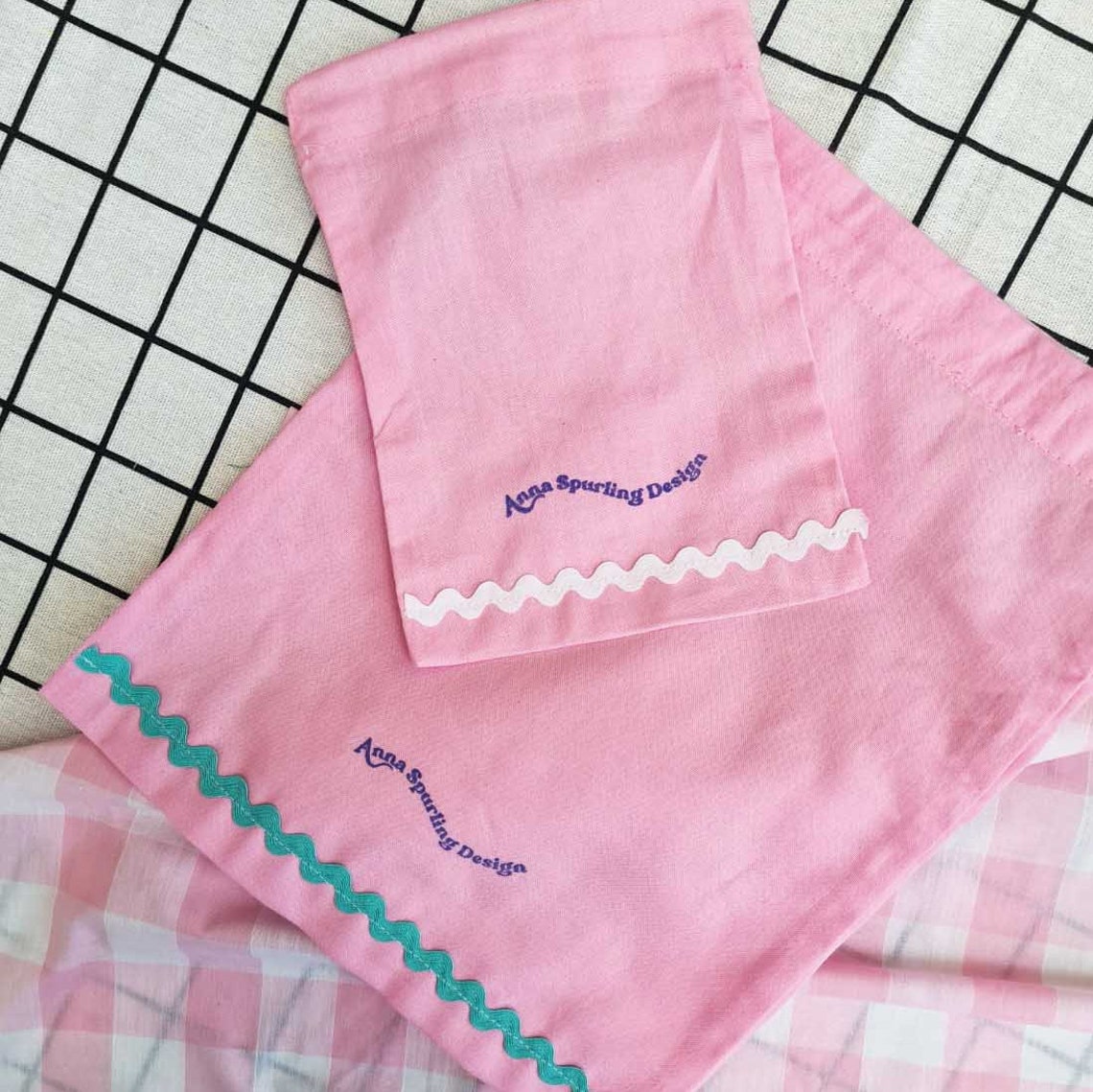 Pink and White Squiggle Patterned Handmade Screen Printed Knotted ...