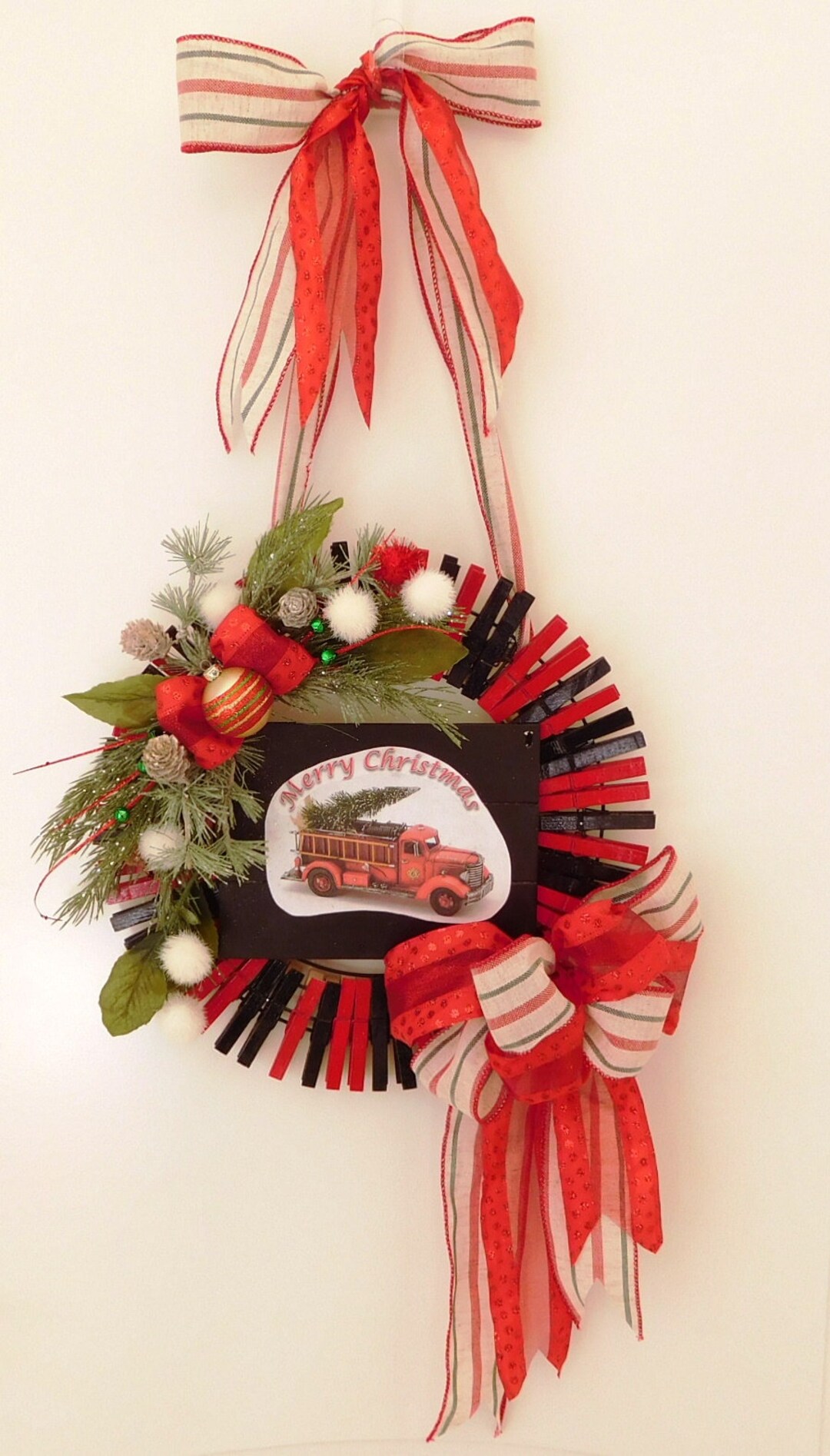 Christmas Fire Truck Front Door Wreath Fire Truck Front Door Wreath ...