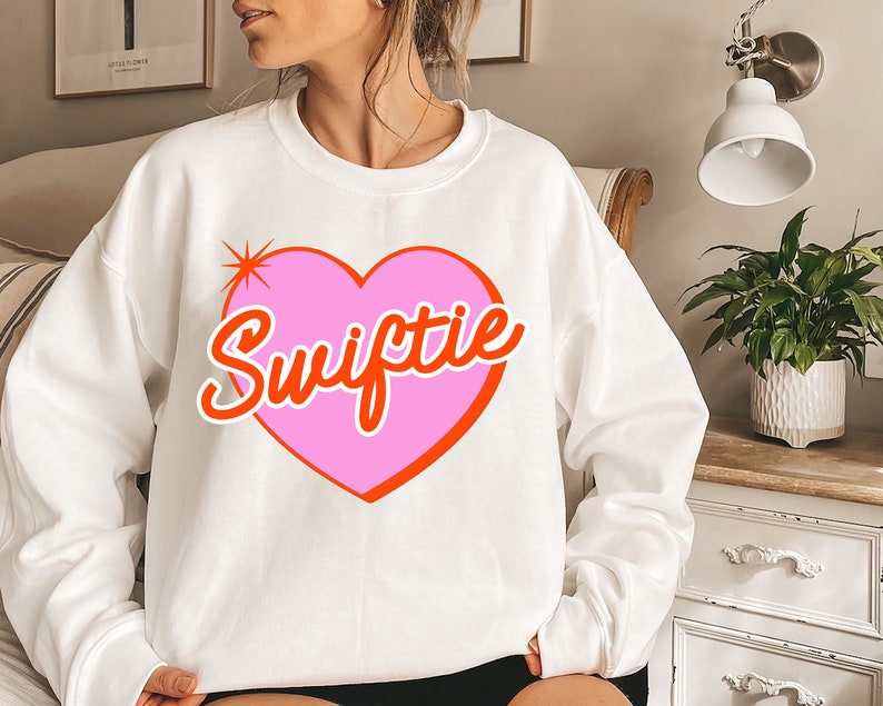 Swiftie PNG, Cute Romantic Valentine's Day Png, Heart Love Retro ...