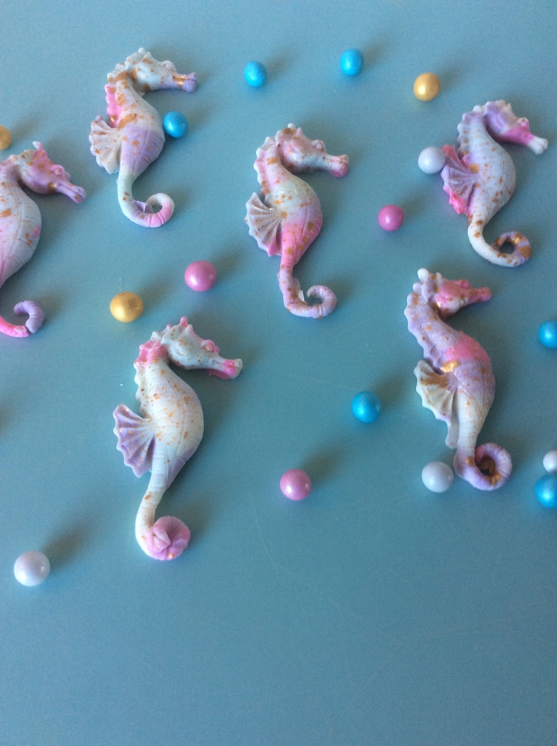 Edible Fondant Seahorses Cupcake Toppers With Cupcake - Etsy