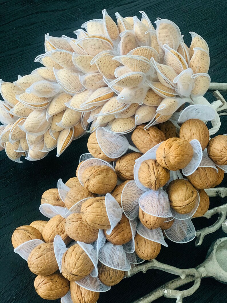Sofreh Aghd White Jordan Almond Cluster With White Organza for Persian ...