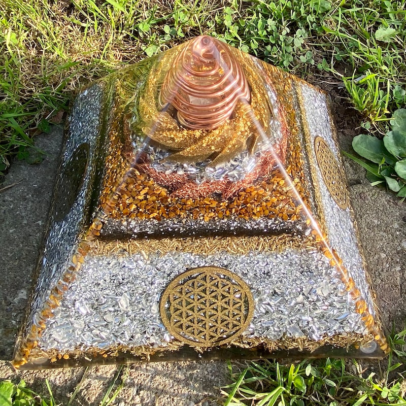 Pyramids Geometry Art - Etsy UK