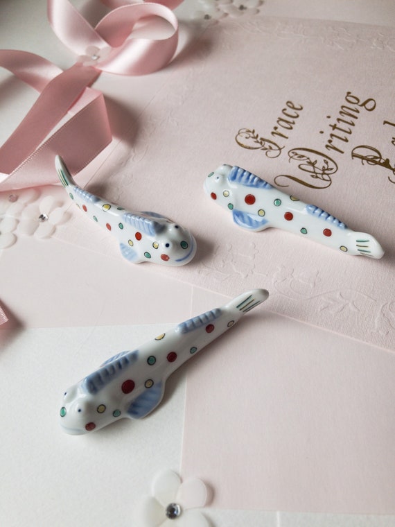 Colorful Polka dot Smiling fish-shaped Chopstick rest holder Japanese ...