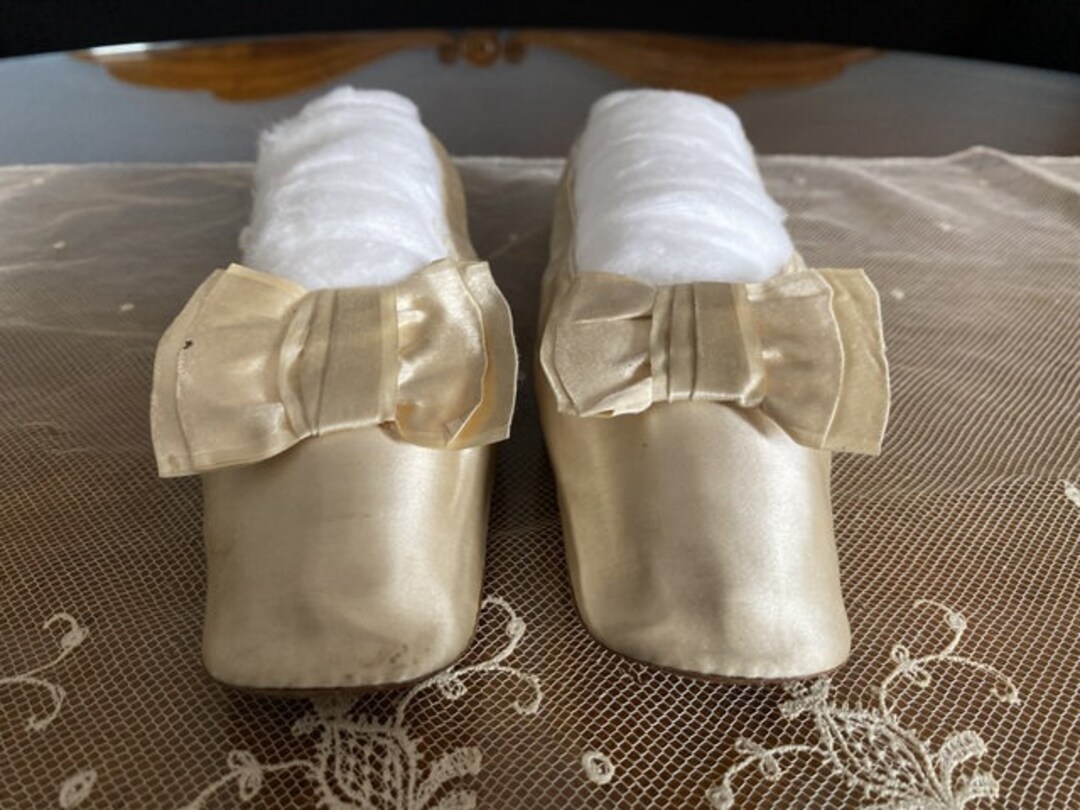 1850s Slip-on Shoes, Antique Shoes, Victorian Shoes, Antique Slippers ...