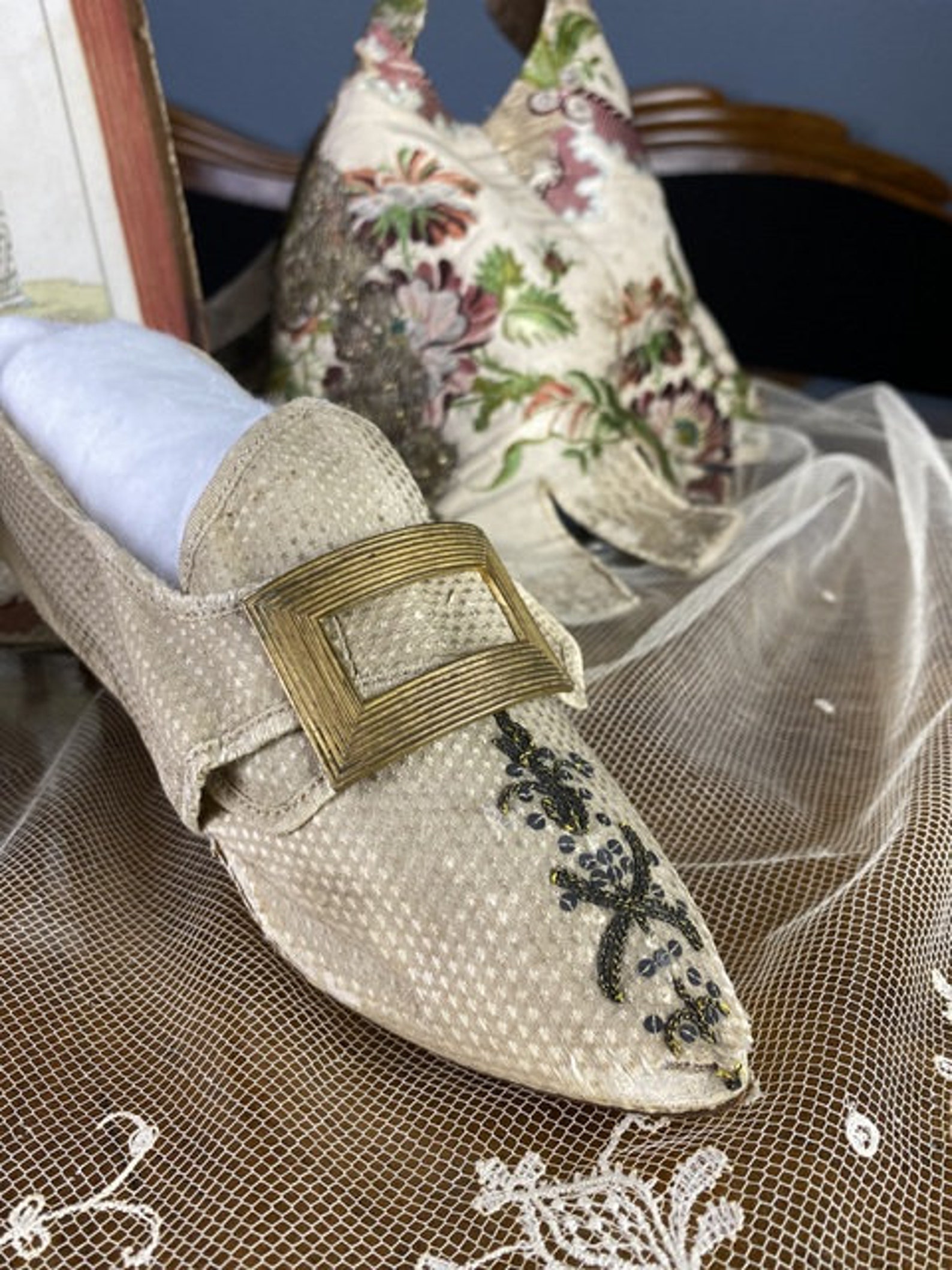 1790 Embroidered Rococo Shoes, Antique Shoes, Pumps, Antike Schuhe ...
