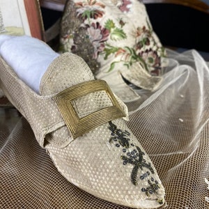 1790 Embroidered Rococo Shoes, Antique Shoes, Pumps, Antike Schuhe ...